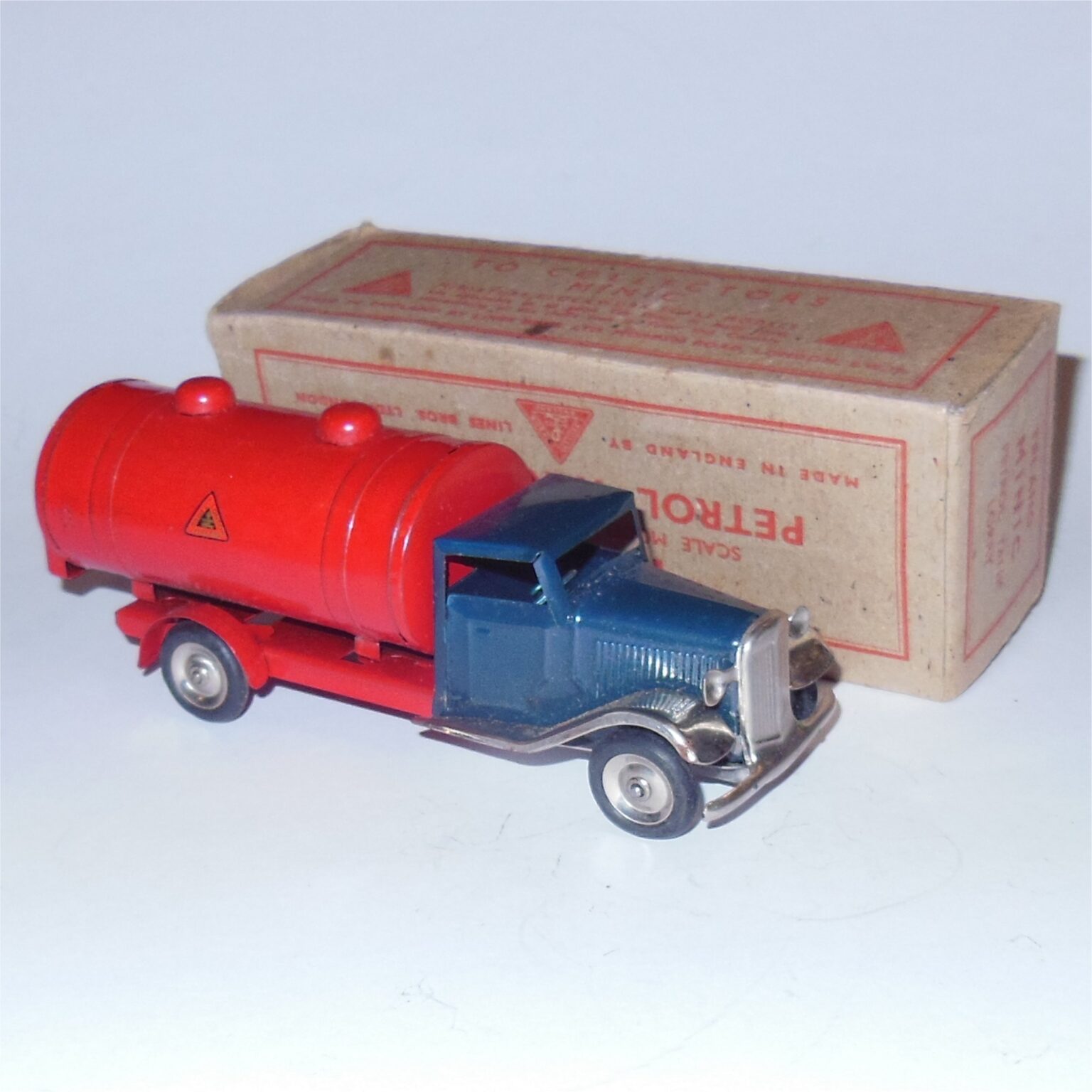 Triang Minic 15M Clockwork Petrol Tank Lorry with Box - Antique Toy World