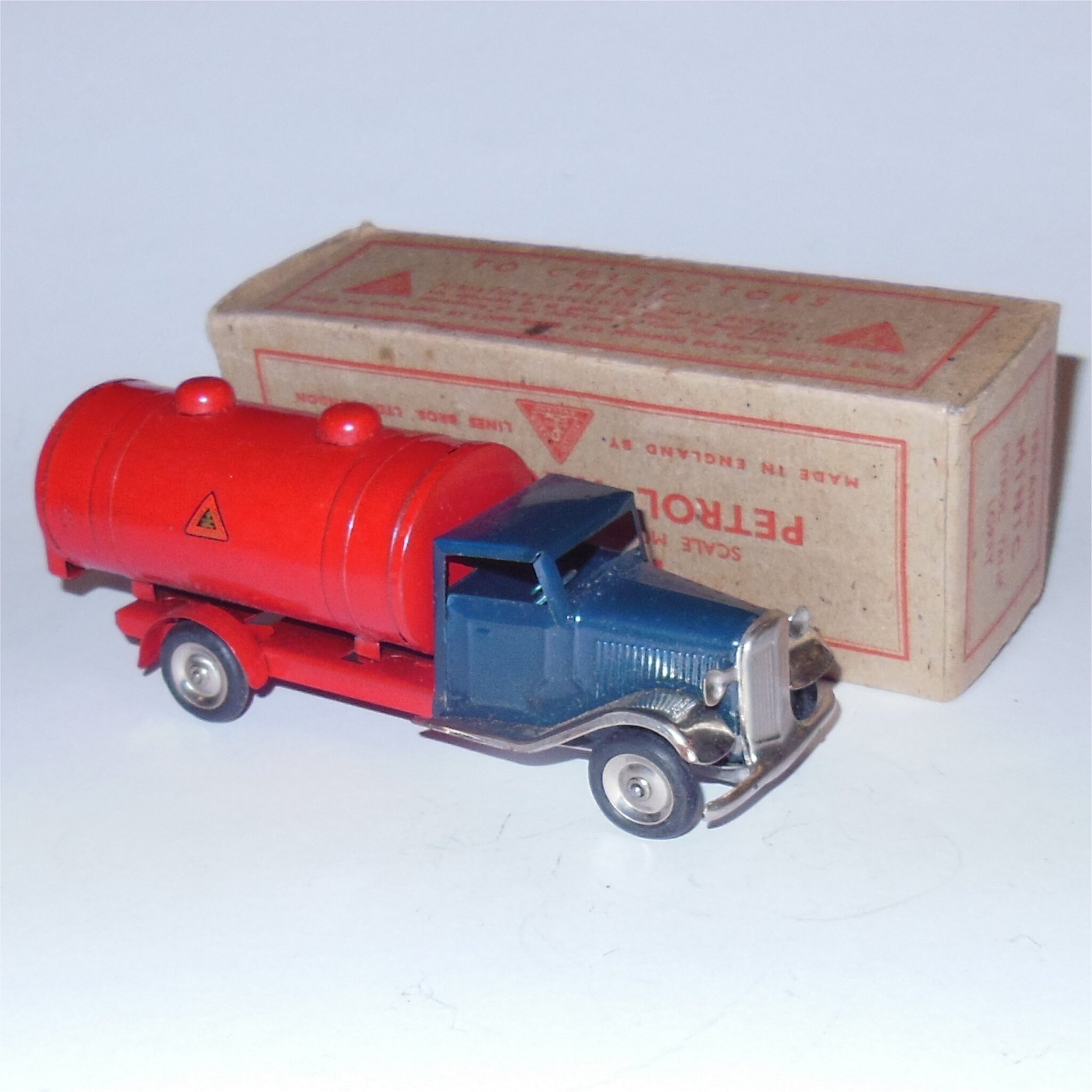 Triang Minic 15M Clockwork Petrol Tank Lorry with Box - Antique Toy World