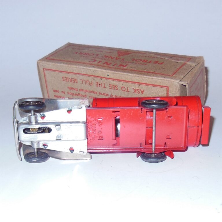Triang Minic 15M Clockwork Petrol Tank Lorry with Box - Antique Toy World