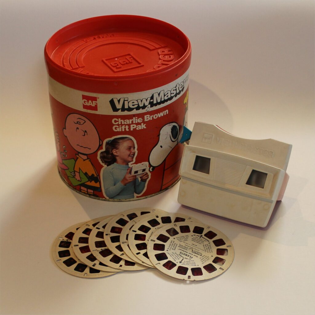 GAF View-Master Charlie Brown Gift Pack Canister Set - Antique Toy World