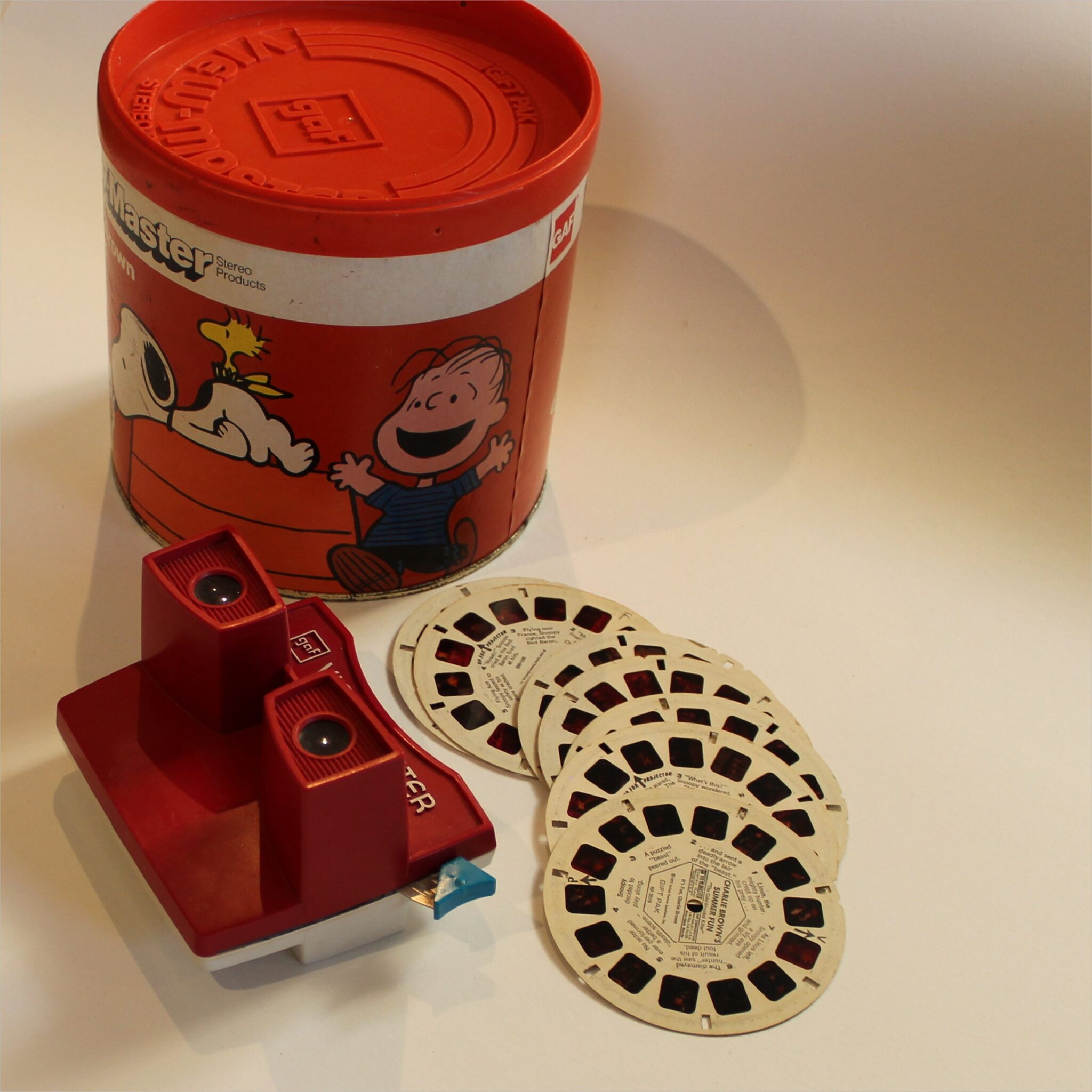 GAF View-Master Charlie Brown Gift Pack Canister Set - Antique Toy World