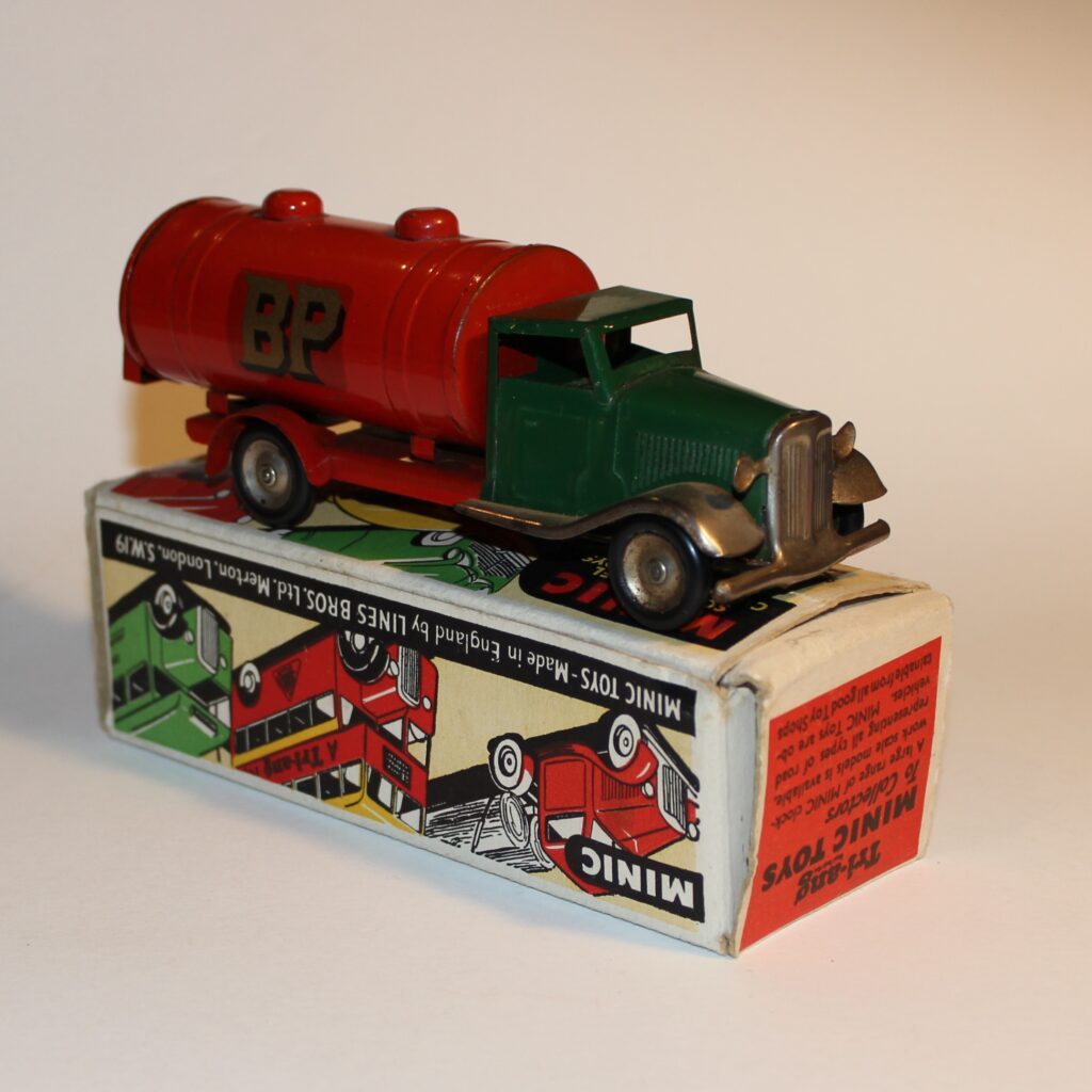 Triang Minic 15M Clockwork BP Petrol Tanker - Antique Toy World
