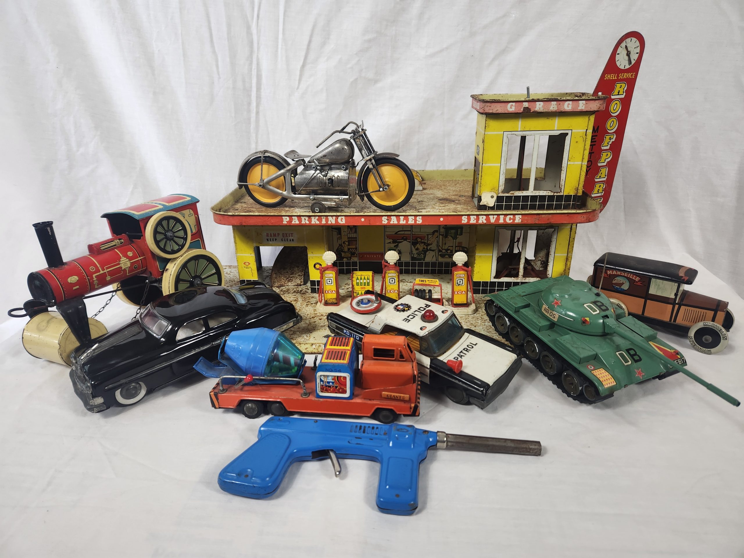 Vintage Tin Toys Archives - Antique Toy World